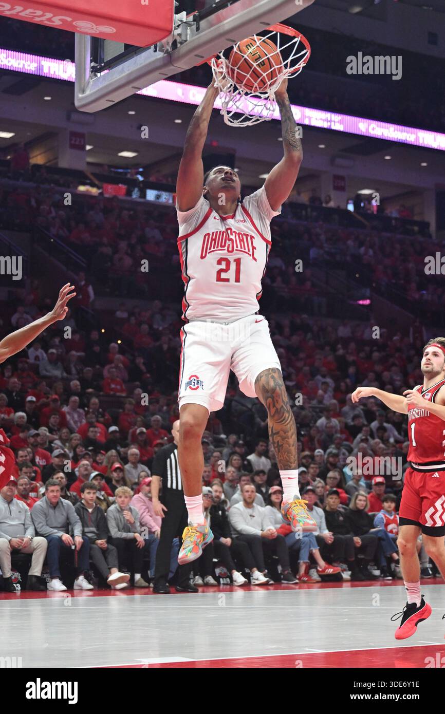January 5, 2026: Ohio State Buckeyes forward Devin Royal (21) dunks ...