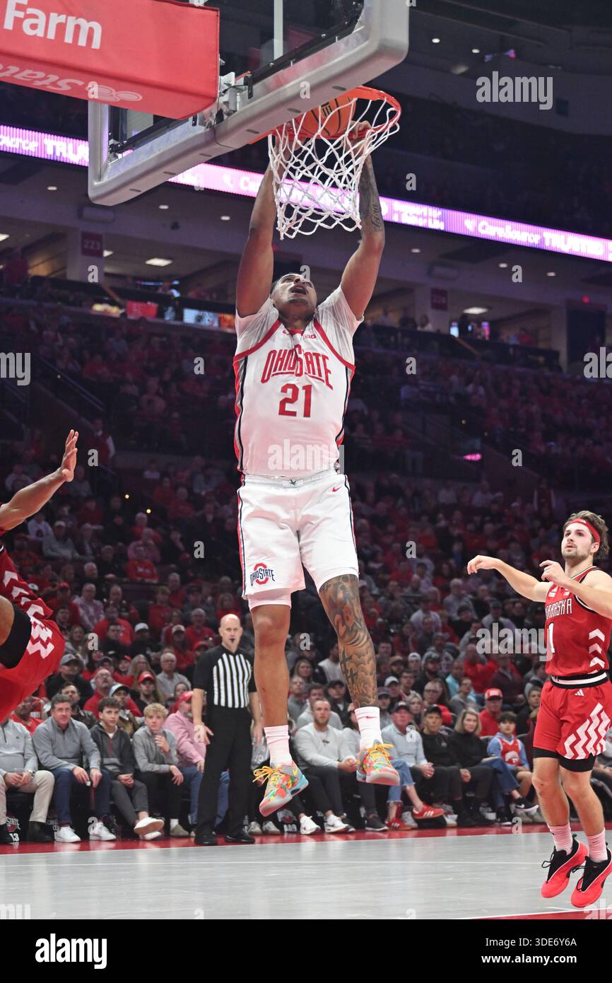 January 5, 2026: Ohio State Buckeyes forward Devin Royal (21) dunks ...