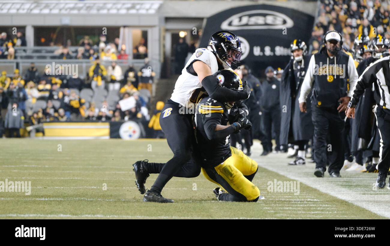 Jan 04, 2025: Kenneth Gainwell #14 during the Pittsburgh Steelers vs ...