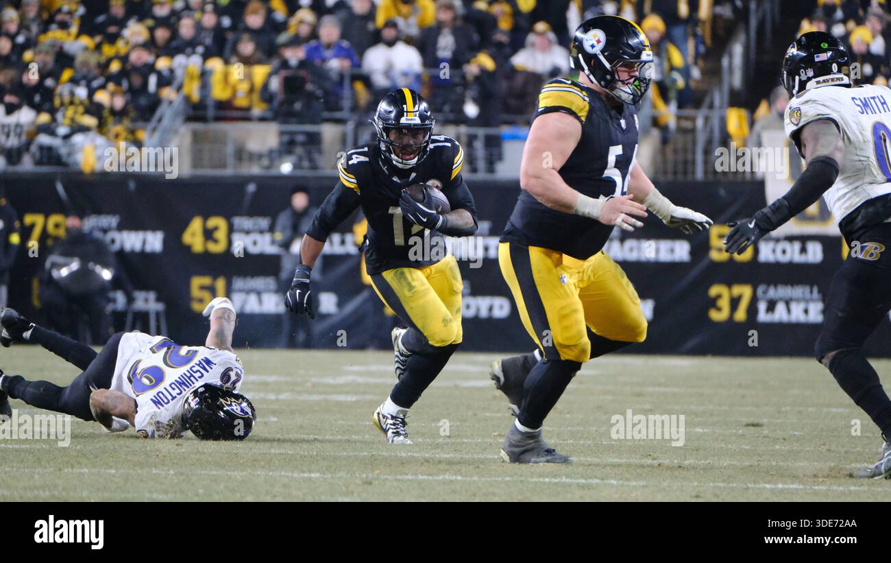 Jan 04, 2025: Kenneth Gainwell #14 during the Pittsburgh Steelers vs ...