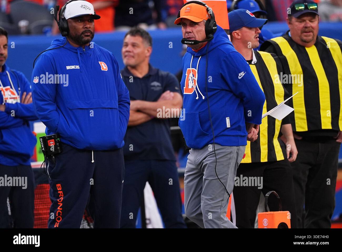 Denver Broncos head coach Sean Payton in the second half of an NFL ...