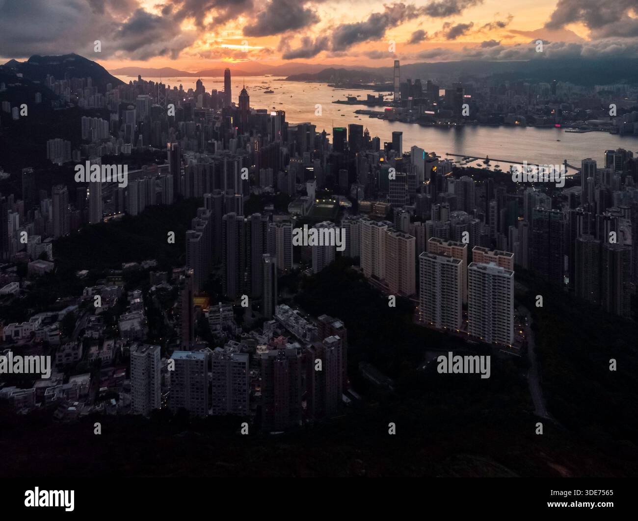 Epic aerial harbour sunset hi-res stock photography and images - Alamy