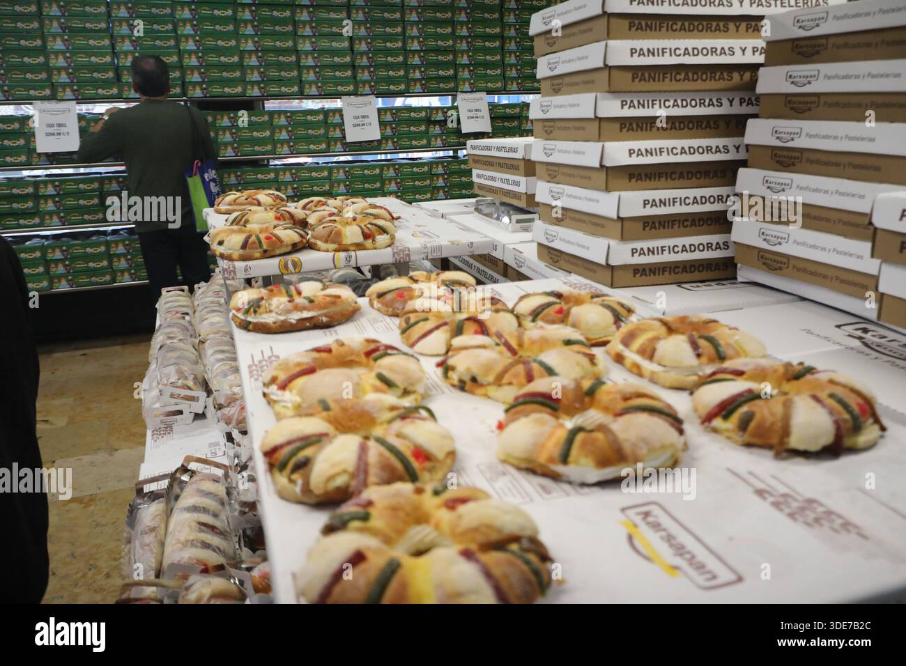 Traditional Rosca de Reyes (Three Kings' Bread) are seen at the 'La ...