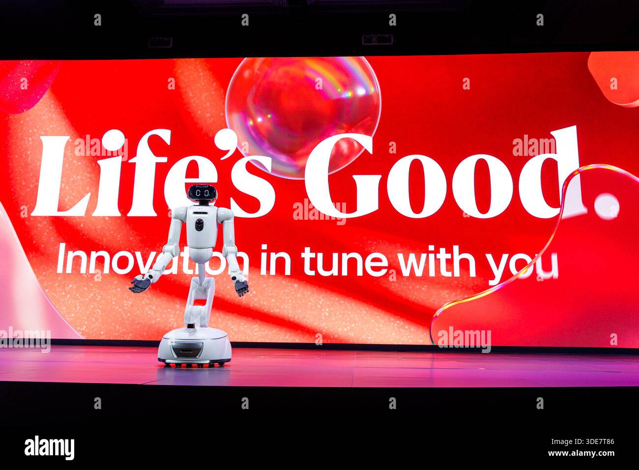 LG CLOiD robot at the LG presentation during Media Days at the Consumer ...