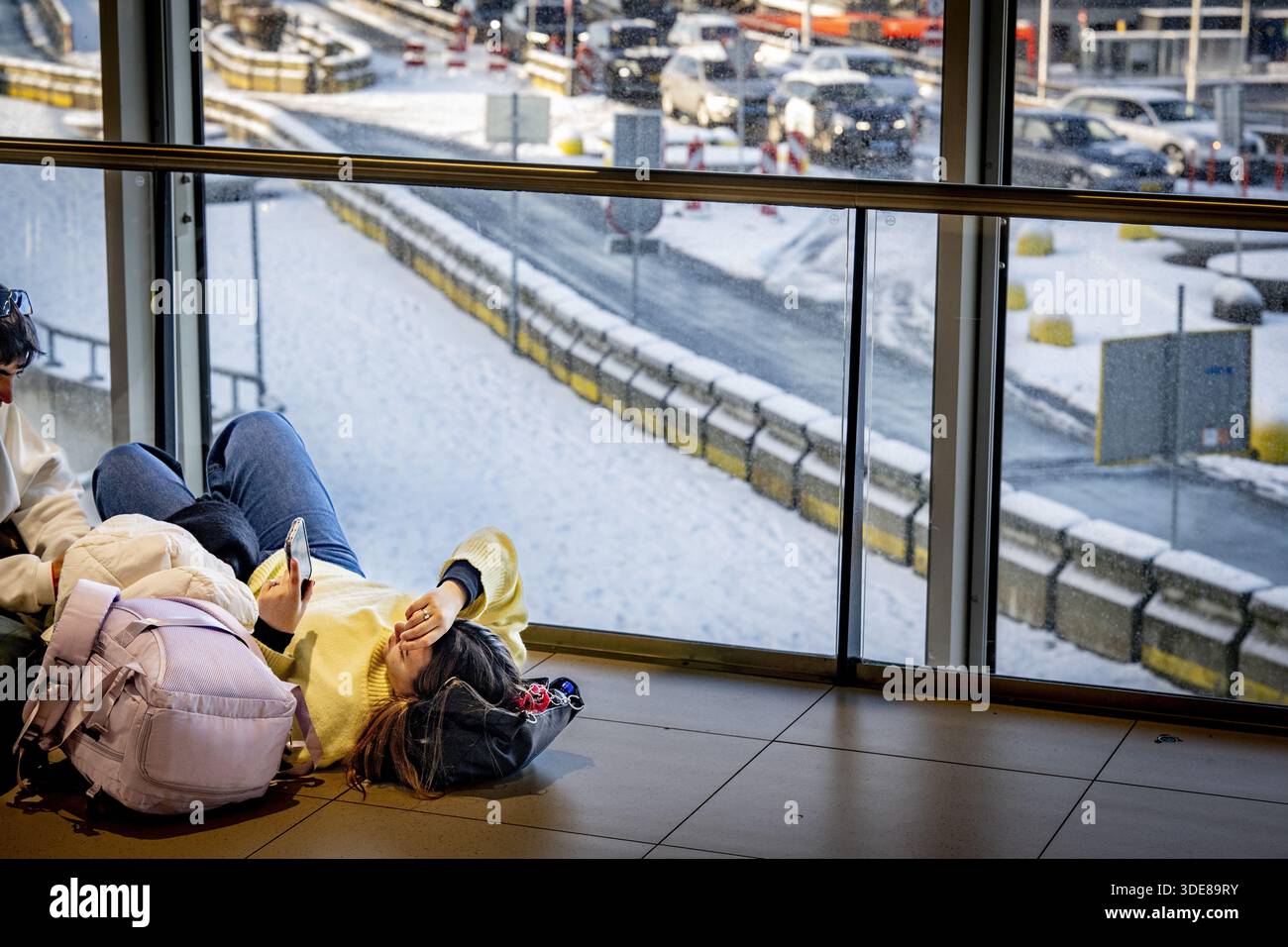 SCHIPHOL - Travelers at Schiphol Airport. Hundreds of flights have been ...