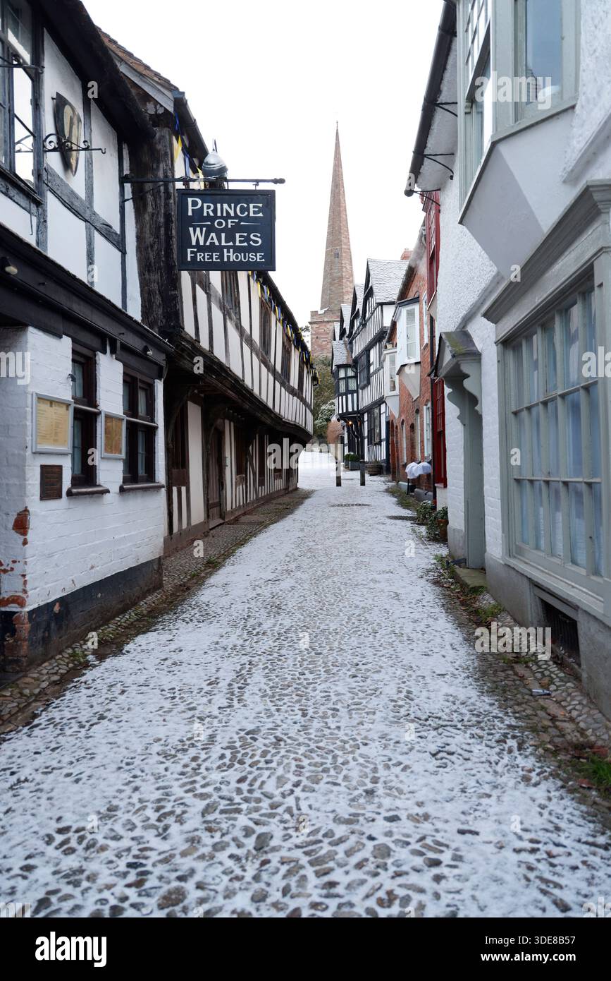 UK weather, Ledbury UK. 6 January 2026. Snow in Ledbury Herefordshire ...