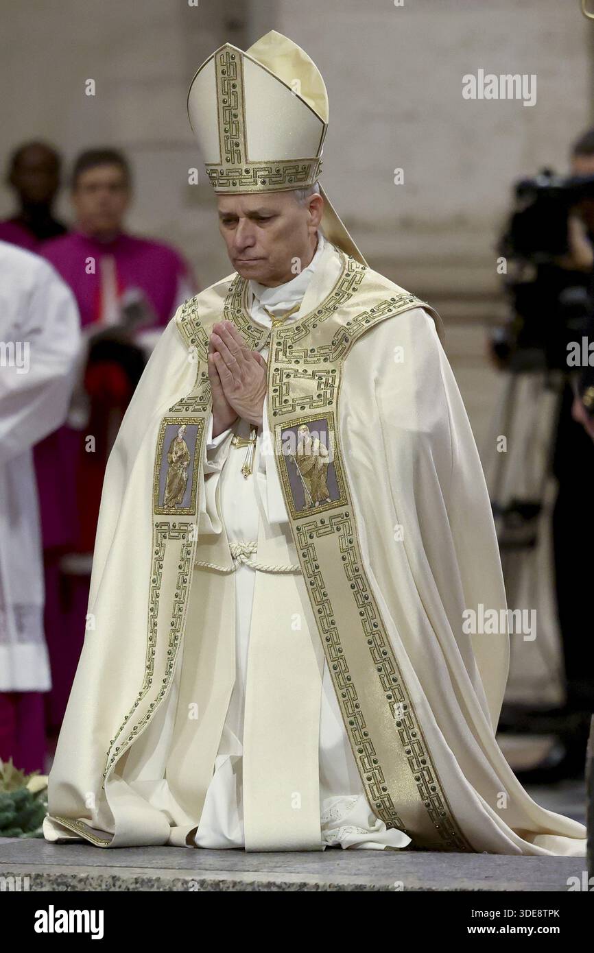 Rome Pope Leo XIV closes the Holy Door of St. Peter's Basilica at the ...