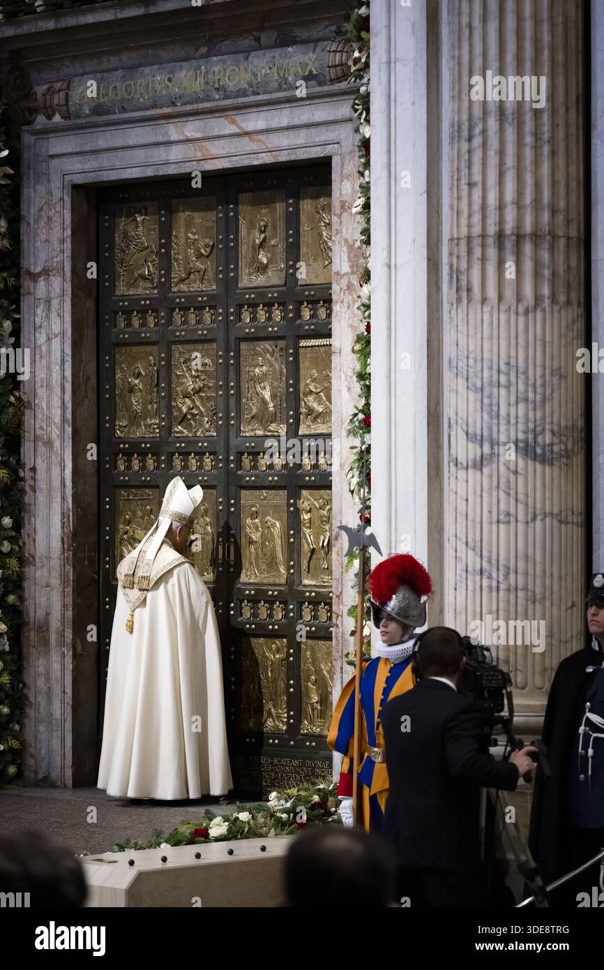 Rome Pope Leo XIV closes the Holy Door of St. Peter's Basilica at the ...