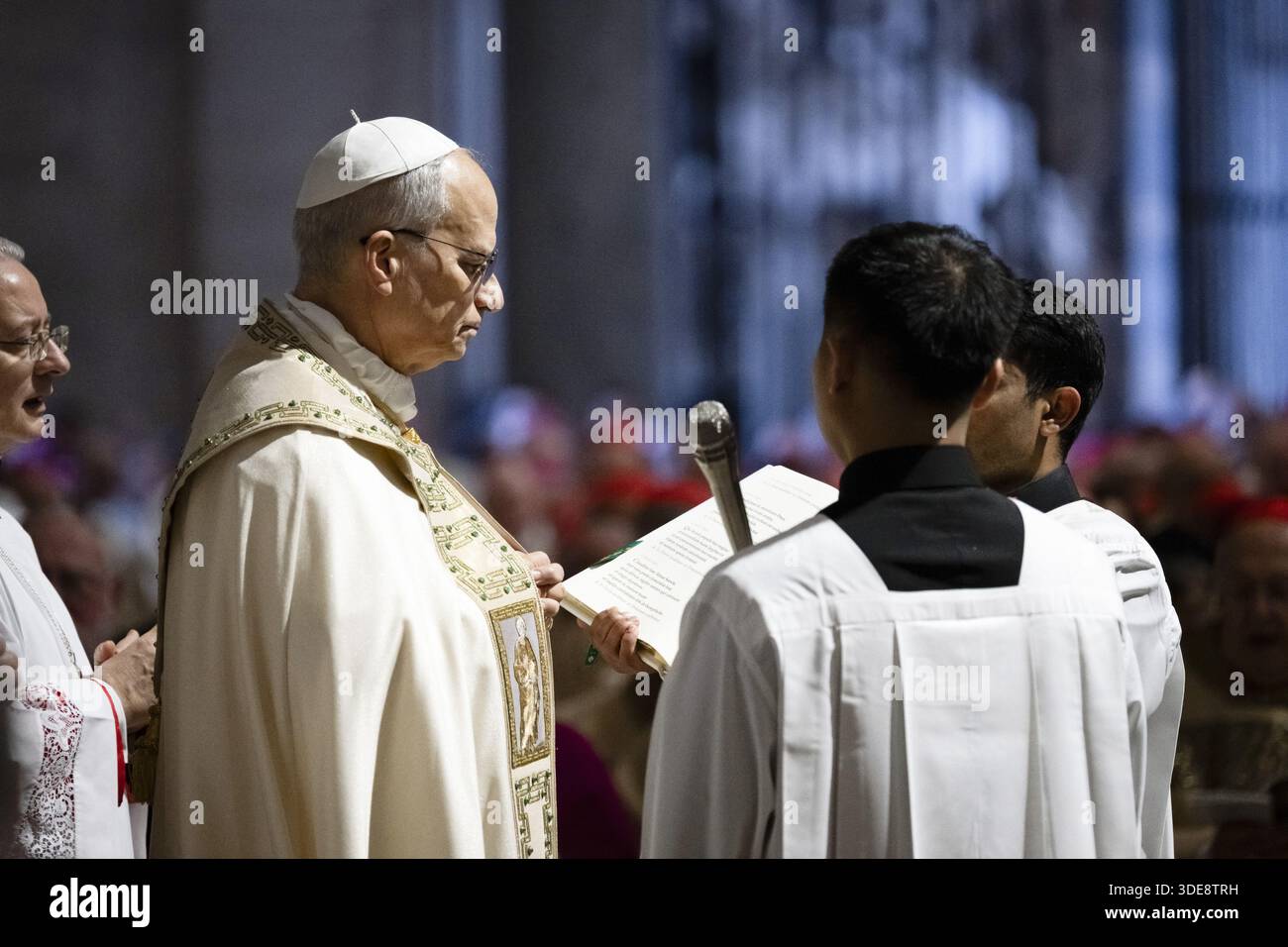 Rome Pope Leo XIV closes the Holy Door of St. Peter's Basilica at the ...