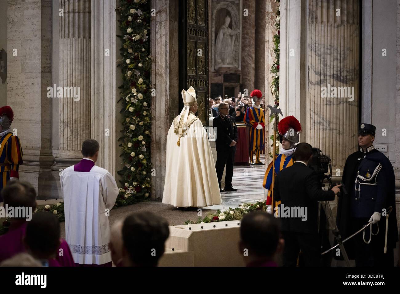 Rome Pope Leo XIV closes the Holy Door of St. Peter's Basilica at the ...