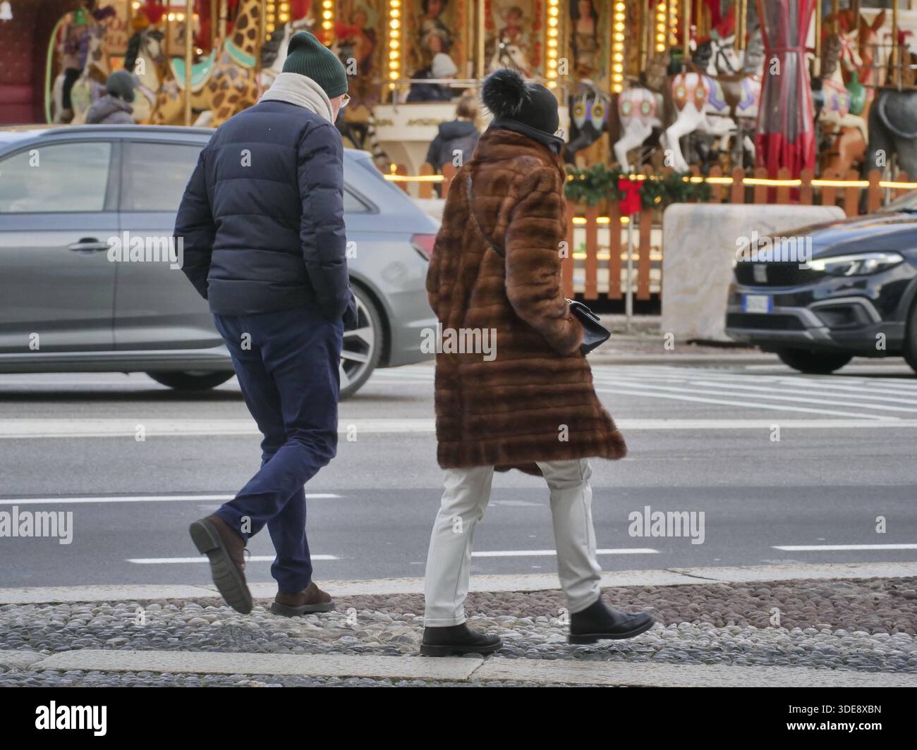Furs, wool scarves, and coats to face the cold wave in northern Italy ...