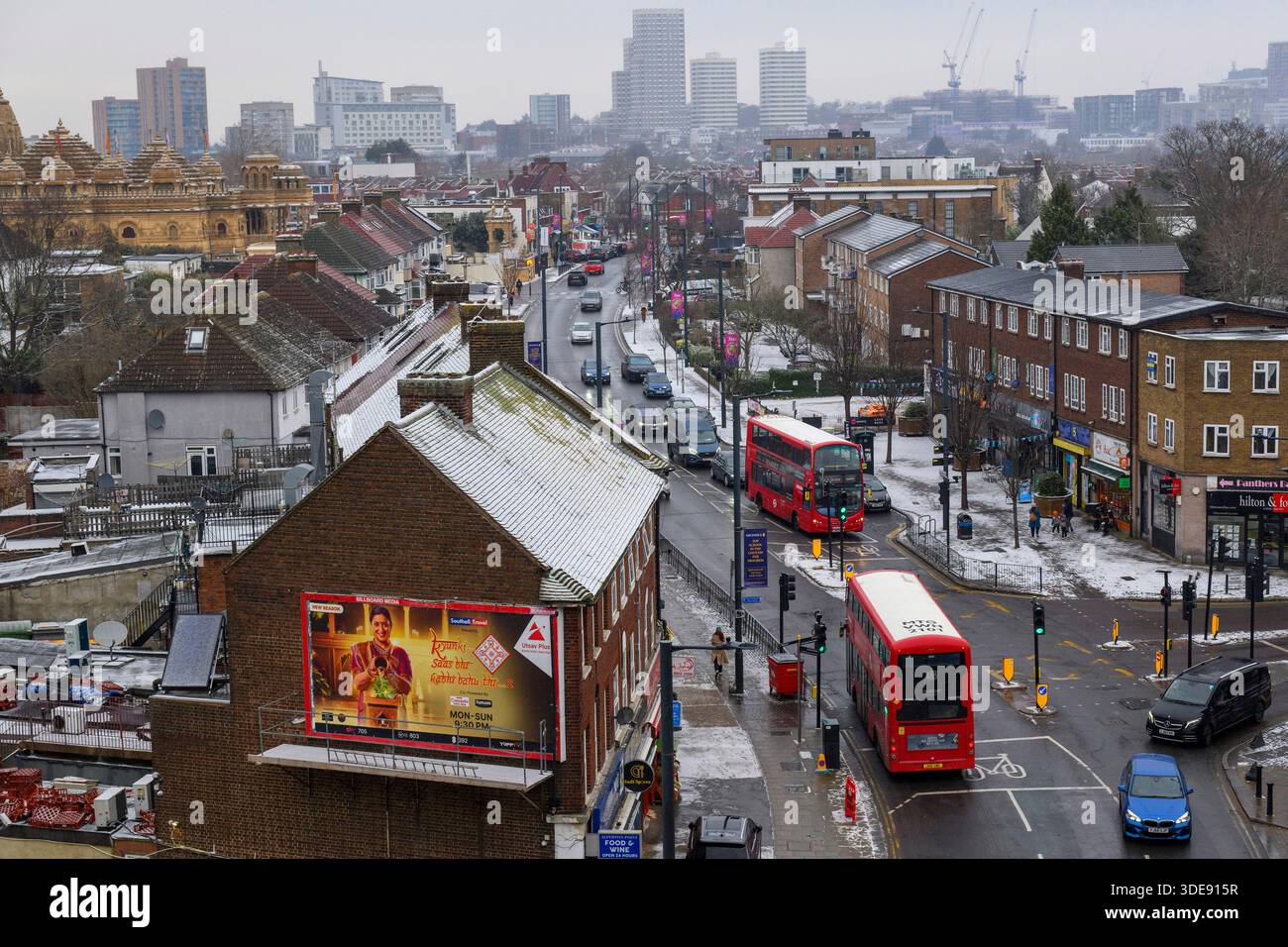 06/01/2026. London, UK Snow has fallen in the Alperton area of North ...
