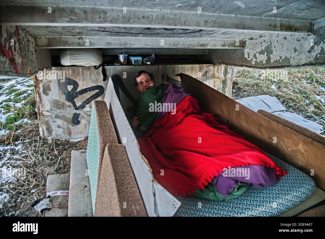 Homeless people living under bridge during the freezing weather in Brno ...
