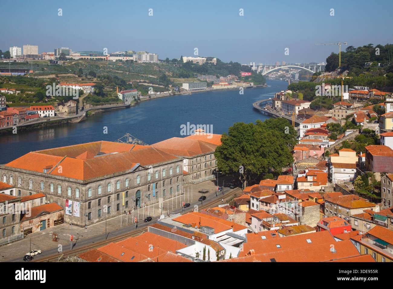 The Douro river and the historical portuguese style buildings in Porto ...