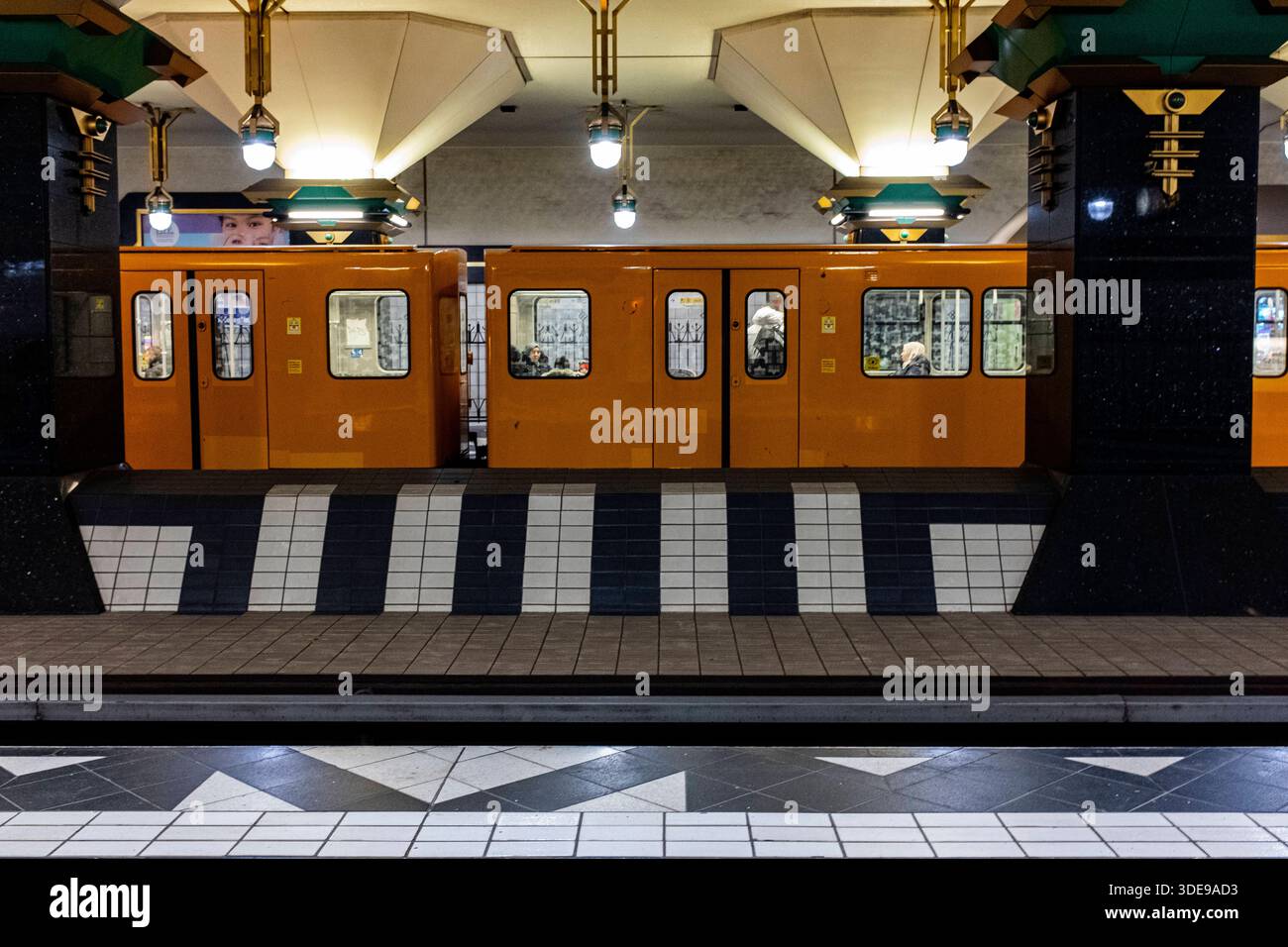 Berlin Spandau U-Bahn Station. Exeptional Architecture at U-Bahn ...