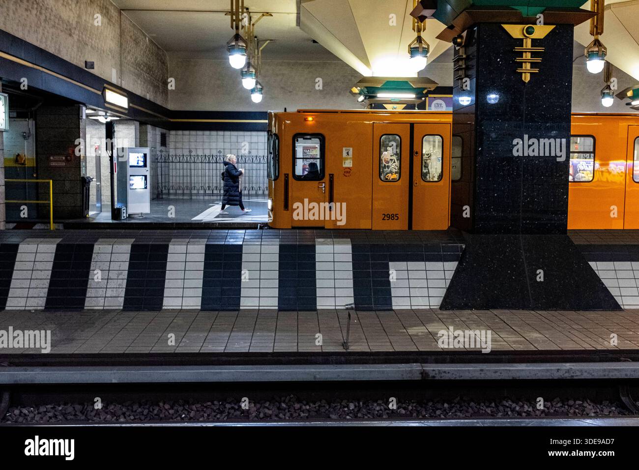 Berlin Spandau U-Bahn Station. Exeptional Architecture at U-Bahn ...