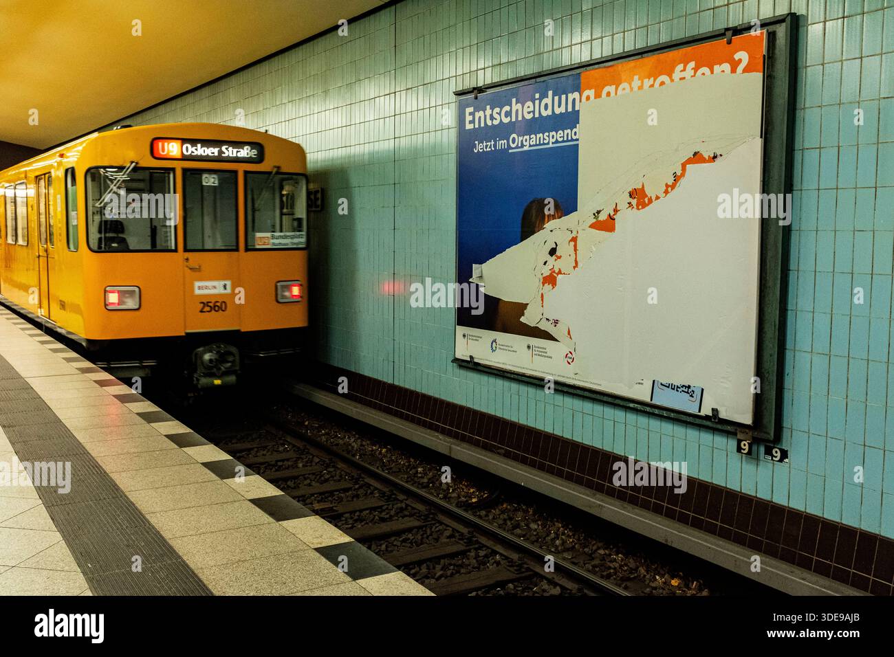 U-Bahn Train. U-Bahn U9 Train leaving Turmstrasse Station for Final ...