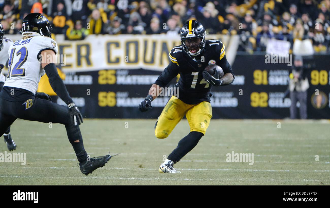 Jan 04, 2025: Kenneth Gainwell #14 during the Pittsburgh Steelers vs ...