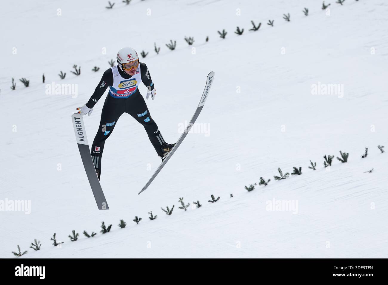 06 January 2026, Austria, Bischofshofen: Nordic skiing/ski jumping ...