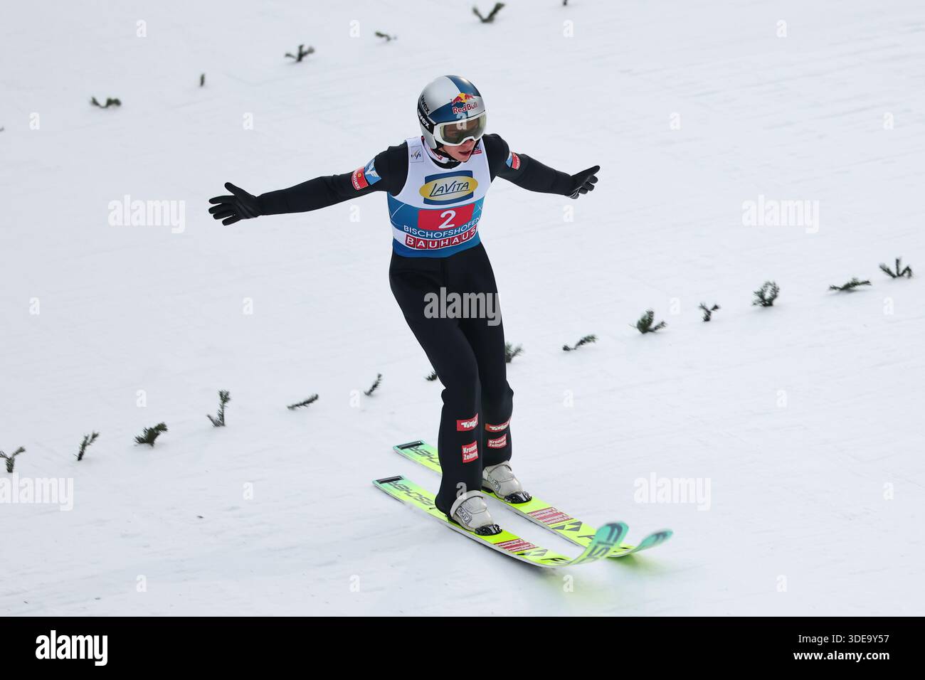 06 January 2026, Austria, Bischofshofen: Nordic skiing/ski jumping ...