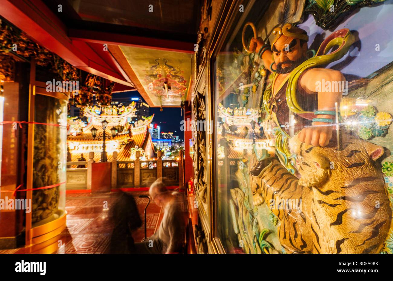 29 November 2024, Taiwan, Taipeh: The Songshan Ciyou Temple is brightly ...