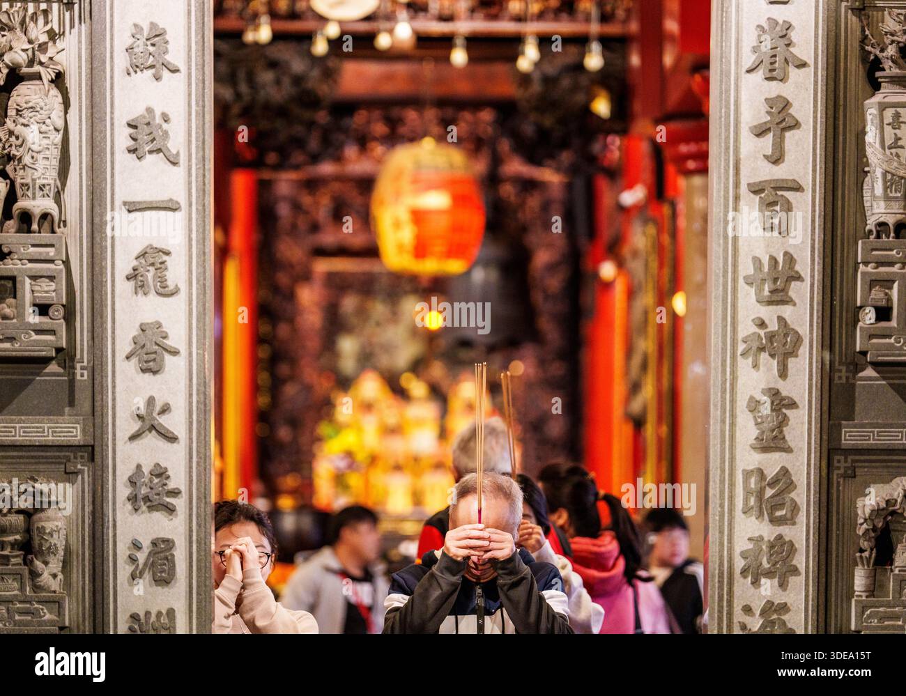 29 November 2024, Taiwan, Taipeh: The Songshan Ciyou Temple is brightly ...