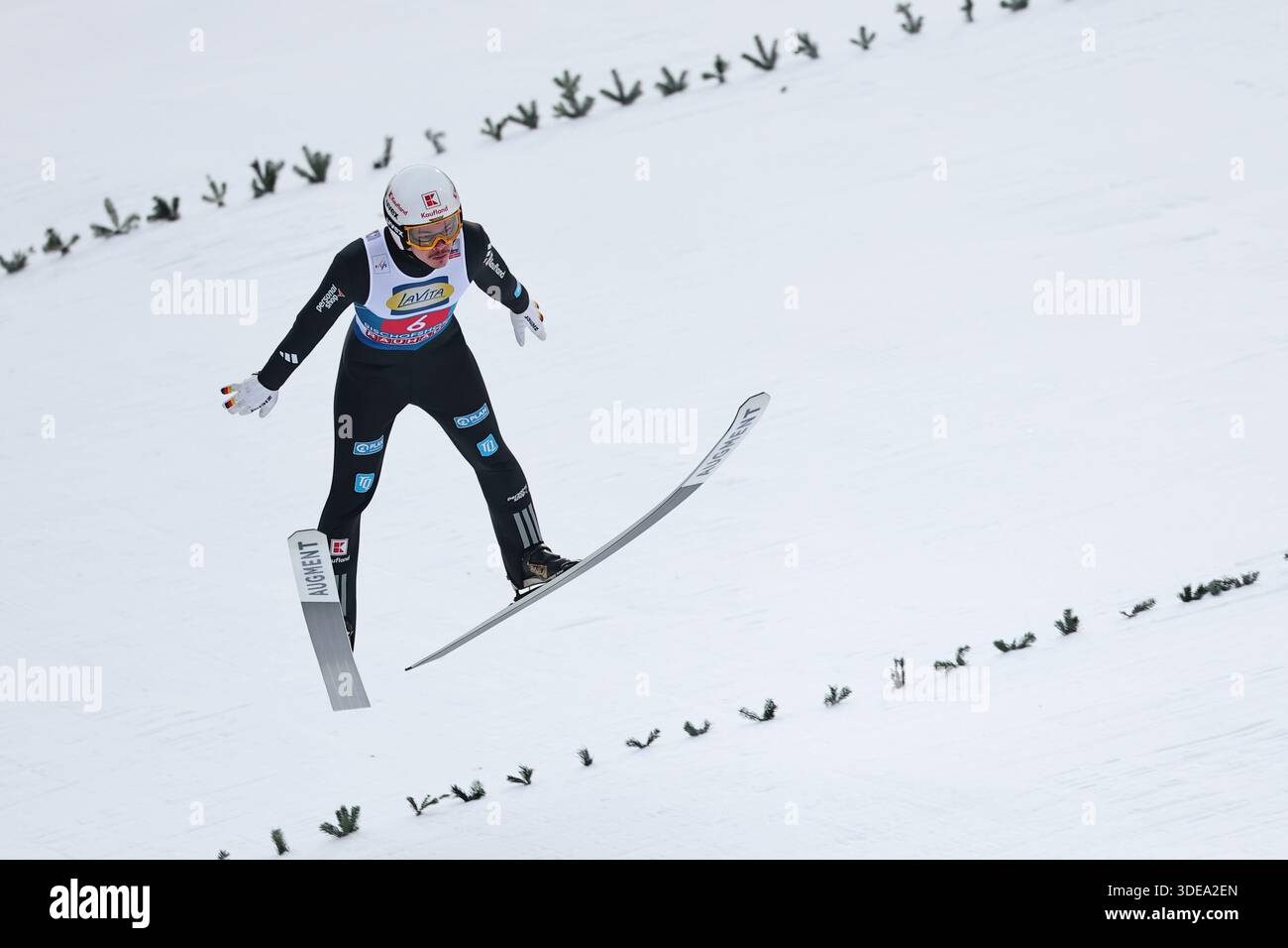 06 January 2026, Austria, Bischofshofen: Nordic skiing/ski jumping ...