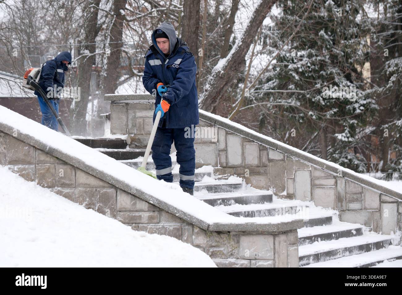 Snow removal crew workers hi-res stock photography and images - Alamy