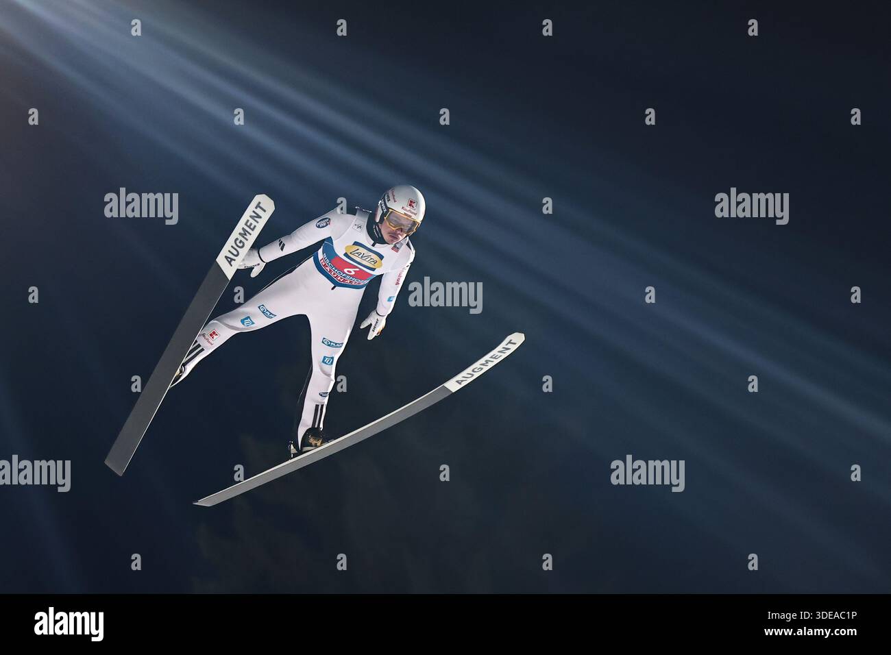 06 January 2026, Austria, Bischofshofen: Nordic skiing/ski jumping ...