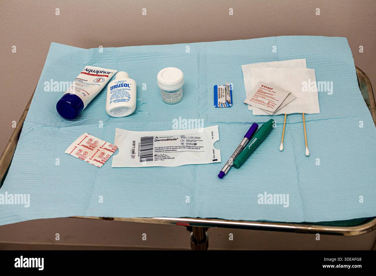 Dermatology tools hi-res stock photography and images - Alamy