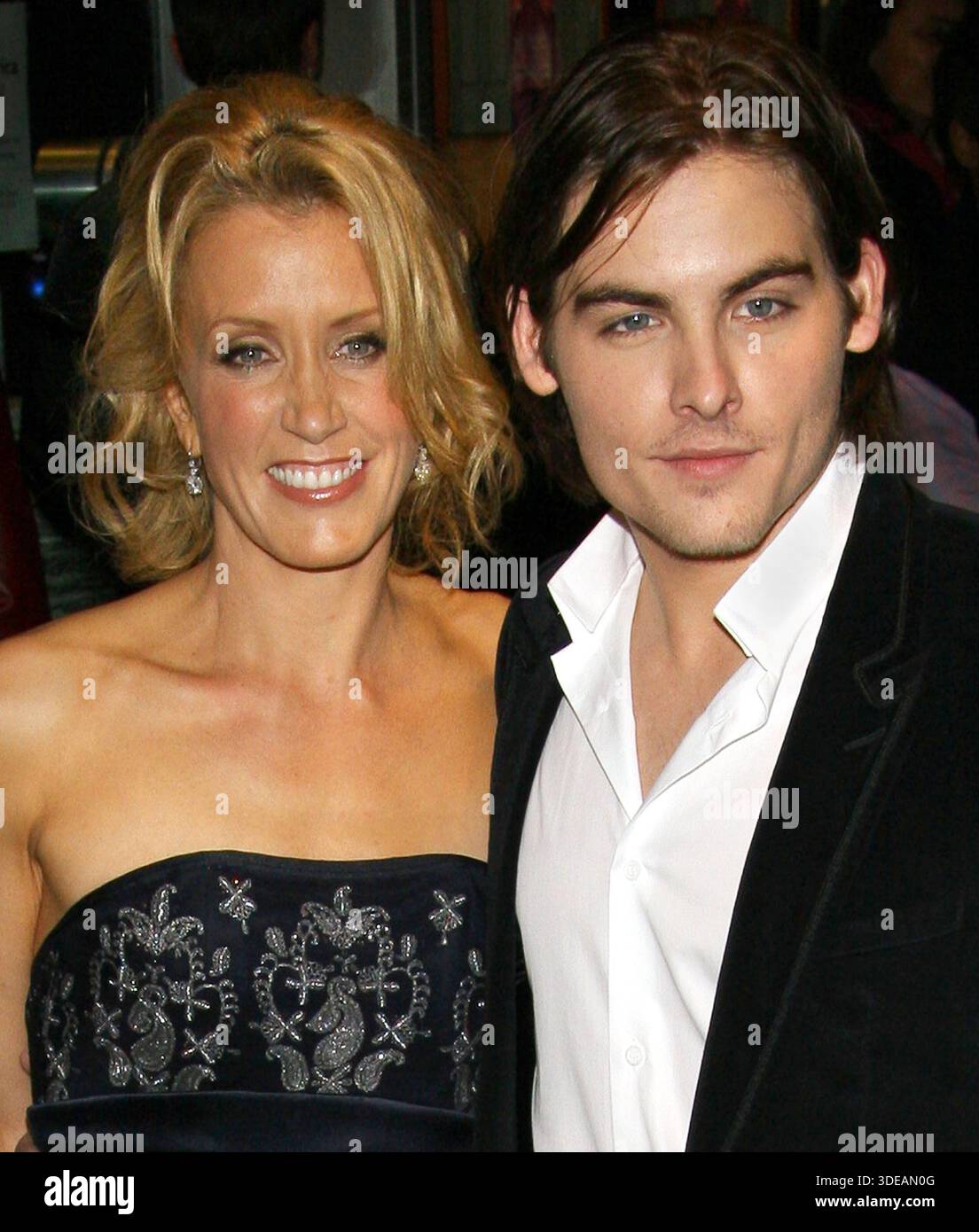 29 November 2005 - New York, NY - Felicity Huffman and Kevin Zegers at ...