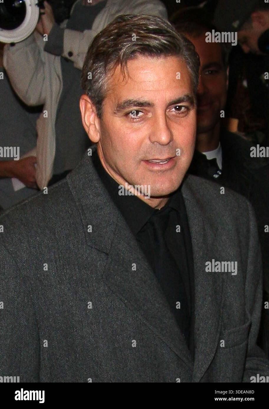 20 November 2005 - New York, NY - George Clooney at the Syriana world ...