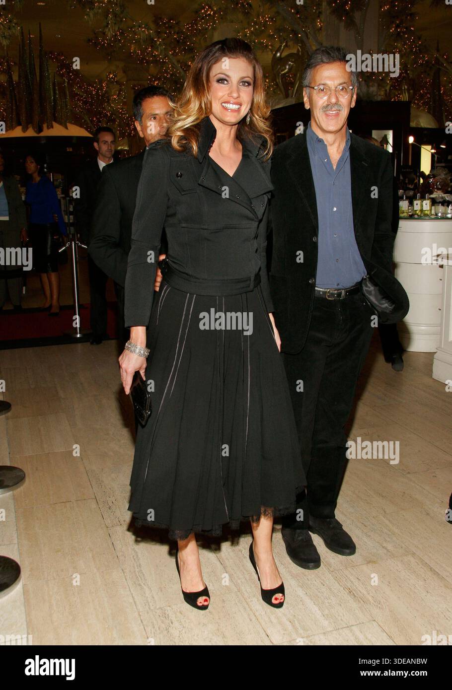 14 November 2005 - New York, NY - Faith Hill at the Saks Fifth Avenue ...
