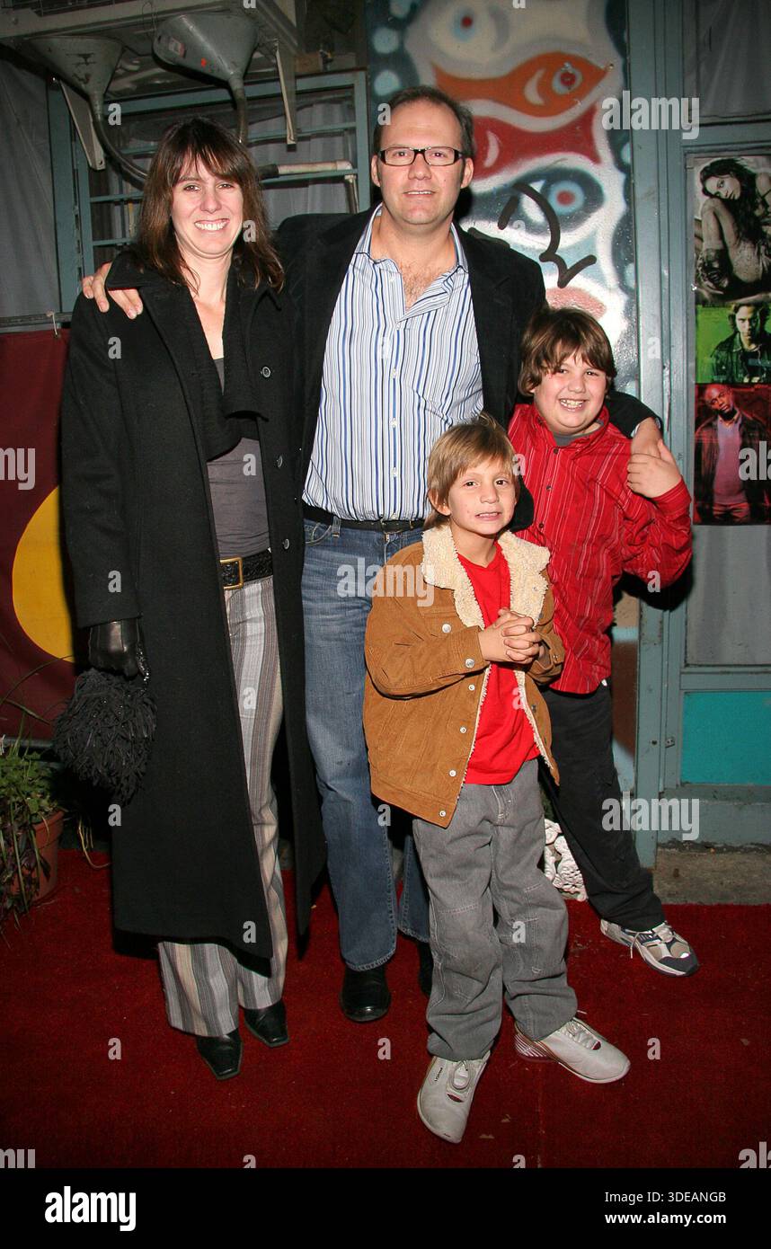 18 November 2005 - New York, NY - Rent cast/crew member and family at ...