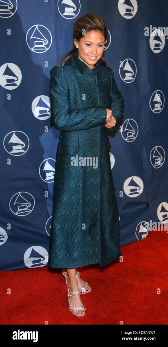 07 Decemeber 2005 - New York, NY - Vanessa Minnillo at The Recording ...