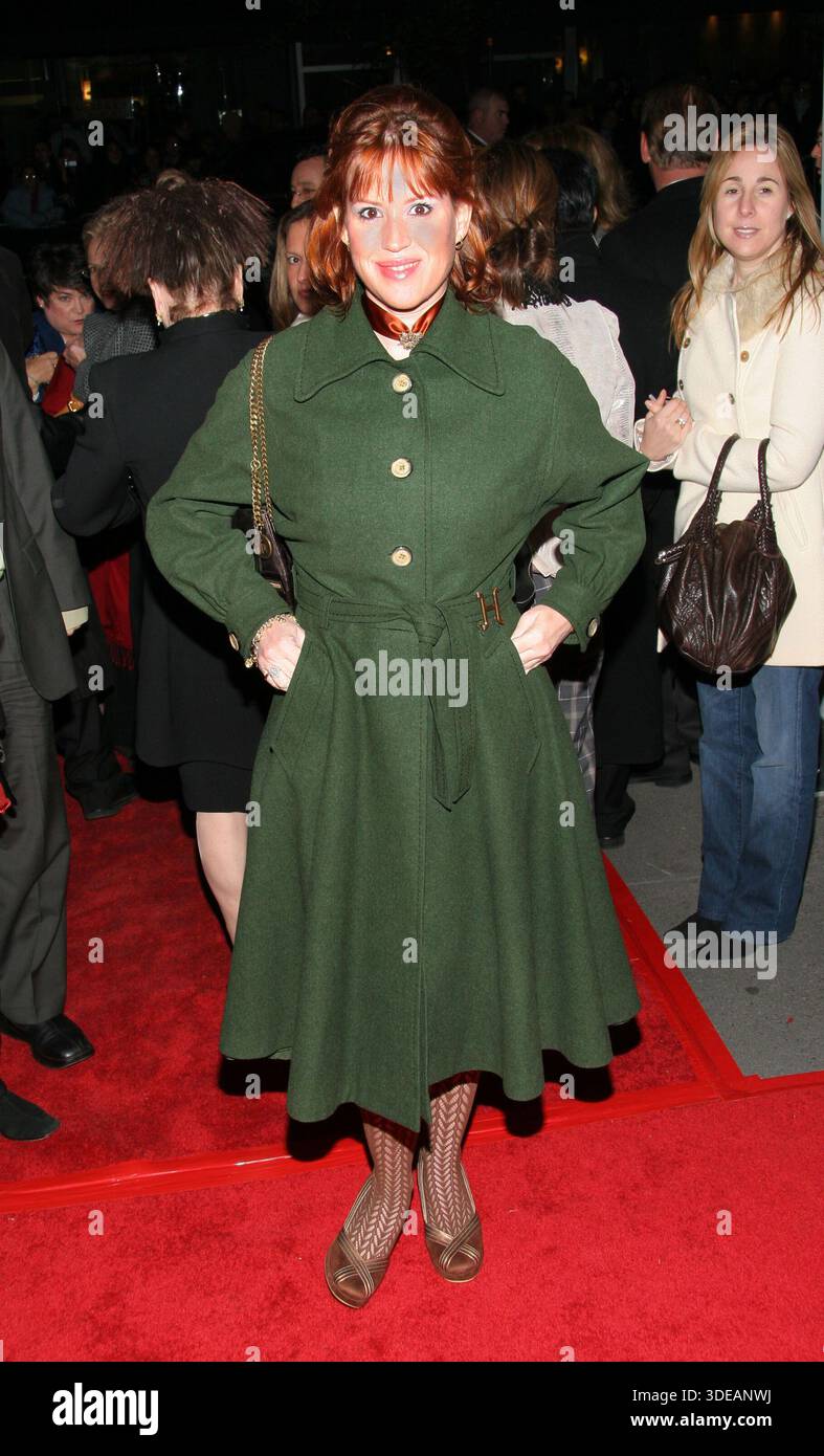 17 November 2005 - New York, NY - Molly Ringwald at the NY Premiere of ...
