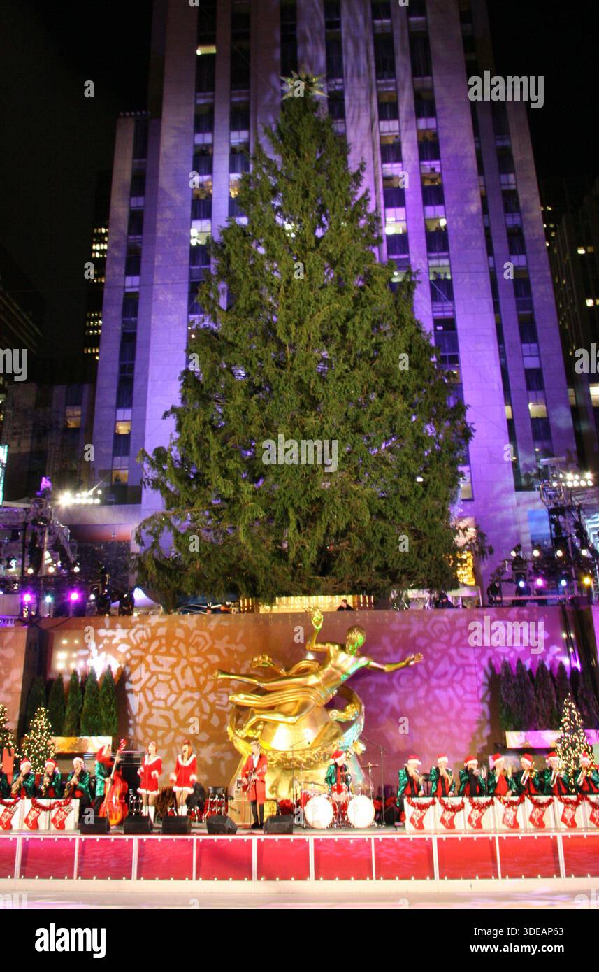 30 November 2005 - New York, NY - Atmosphere at the 73rd Annual ...