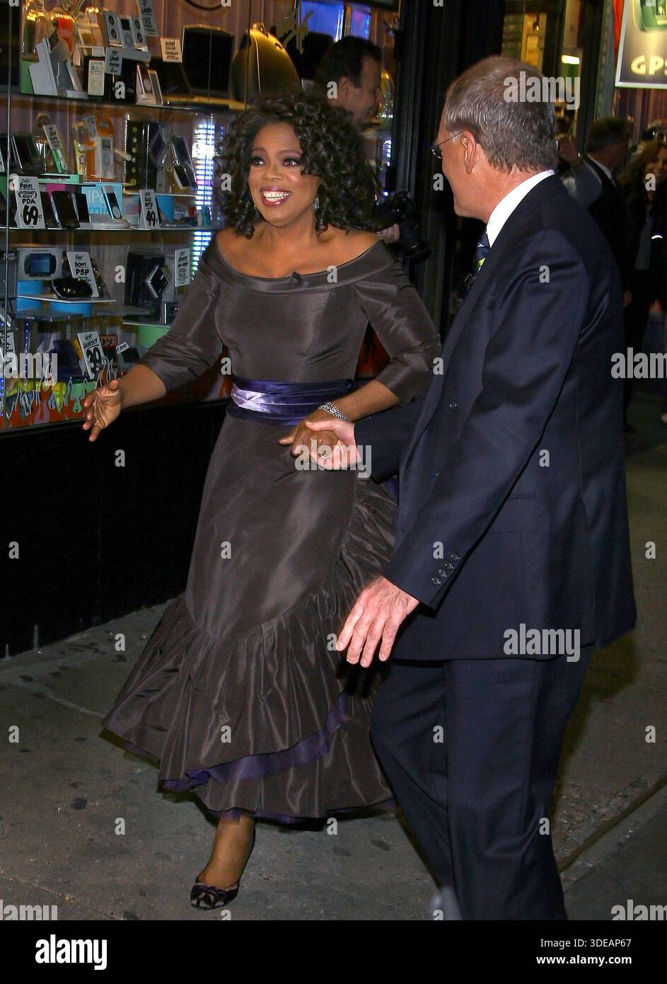 1 December 2005 - New York, NY - Oprah Winfrey and David Letterman ...