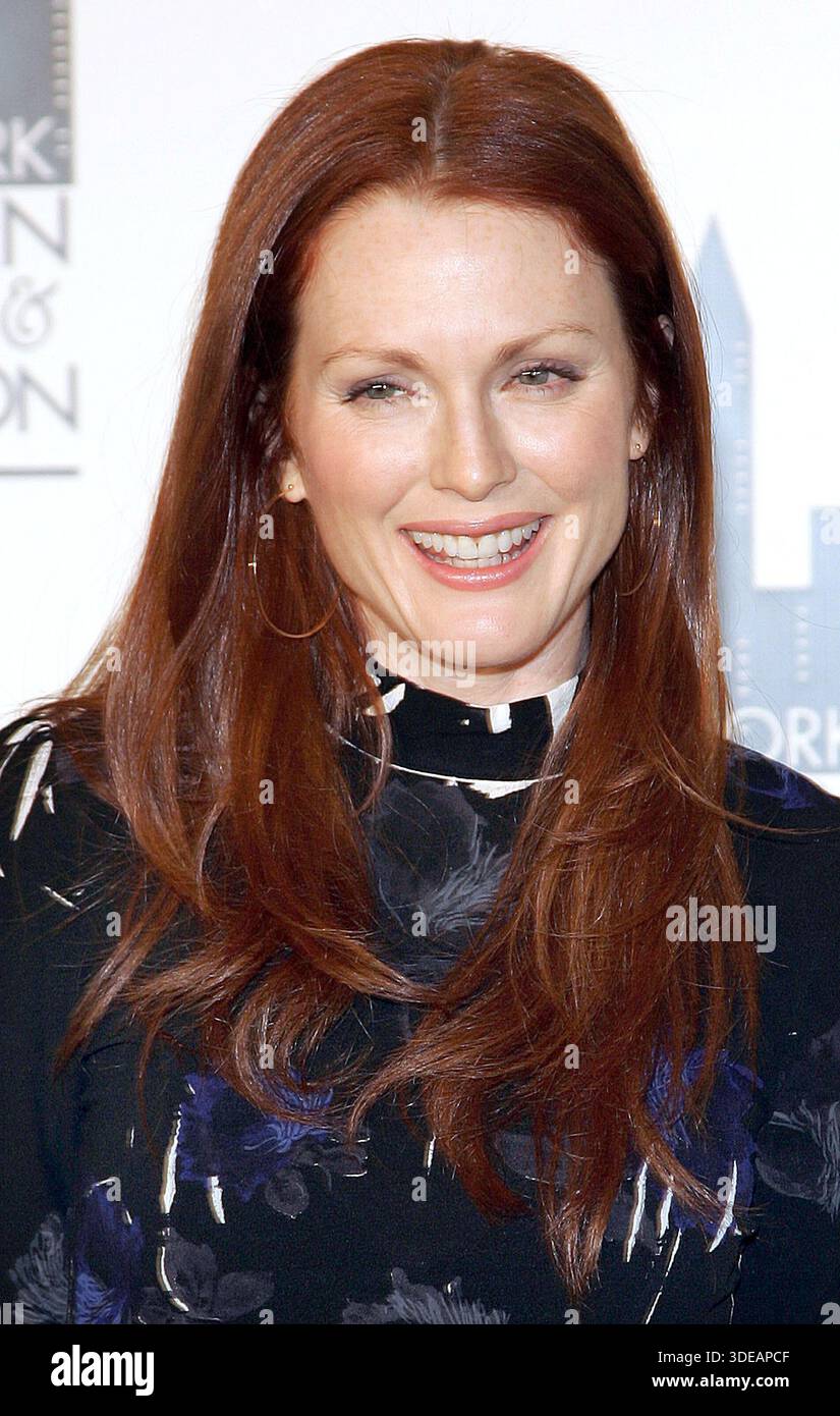 13 December 2005 - New York, NY - Julianne Moore at the MUSE Awards at ...