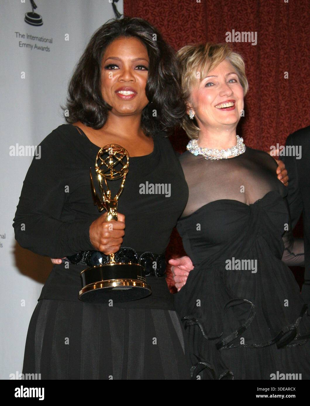 21 November 2005 - New York, NY - Oprah Winfrey and Senator Hillary ...