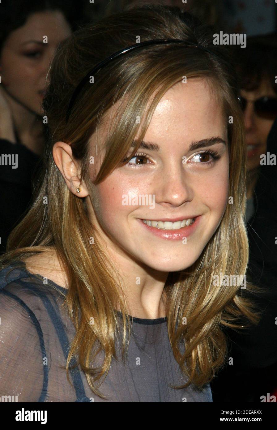 12 November 2005 - New York, NY - Emma Watson at the NY premiere of ...