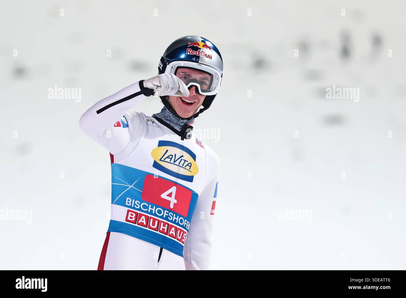 06 January 2026, Austria, Bischofshofen: Nordic skiing/ski jumping ...