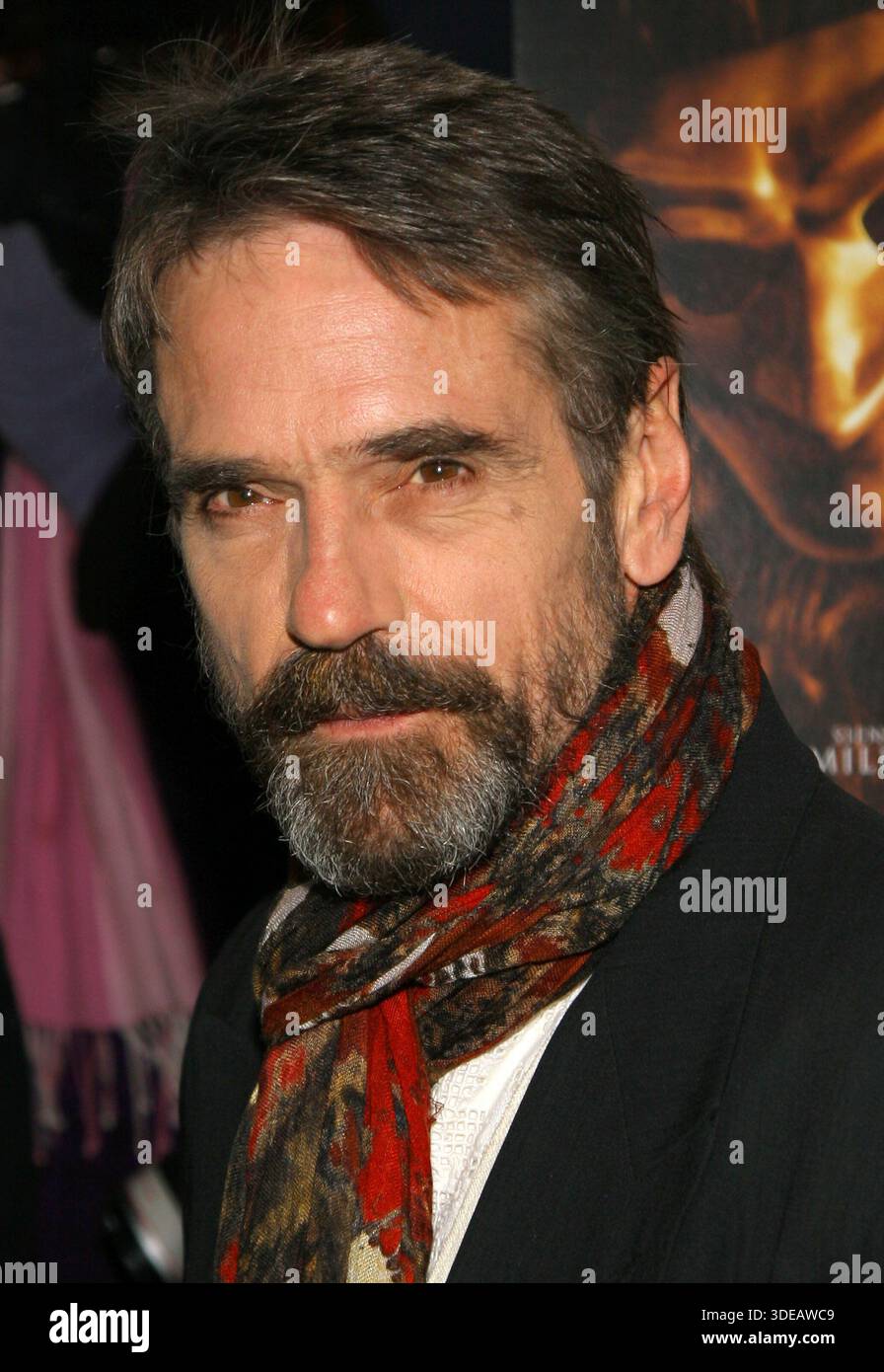 11 Decemeber 2005 - New York, NY - Jeremy Irons at the NY premiere of ...