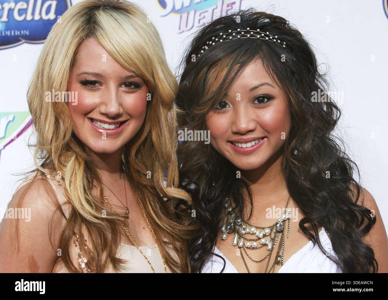 Brenda song and ashley tisdale hi-res stock photography and images - Alamy