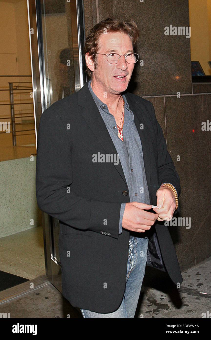 27 September 2005 - Metropolitan Pavilion, NYC - Richard Gere arrives ...