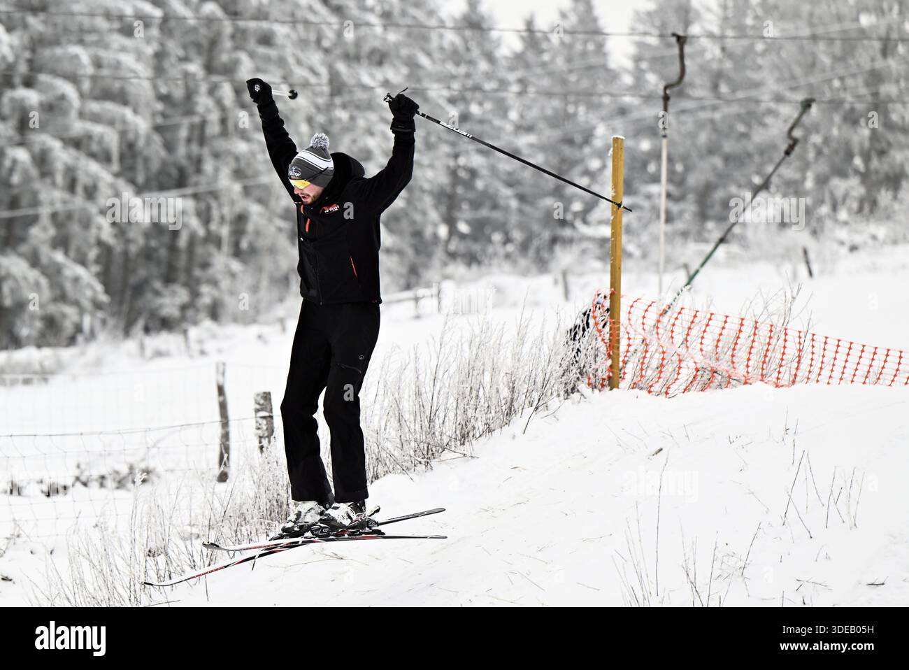 People go skiing in the Club de Ski Alpin ski center in Ovifat, Waimes ...