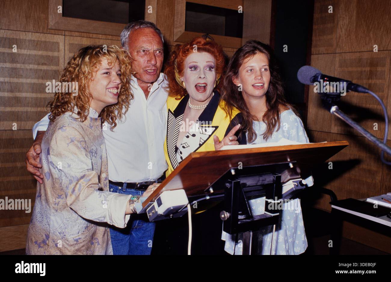 Im Synchronstudio, 1991 bei der Synchronisation der beliebten US ...