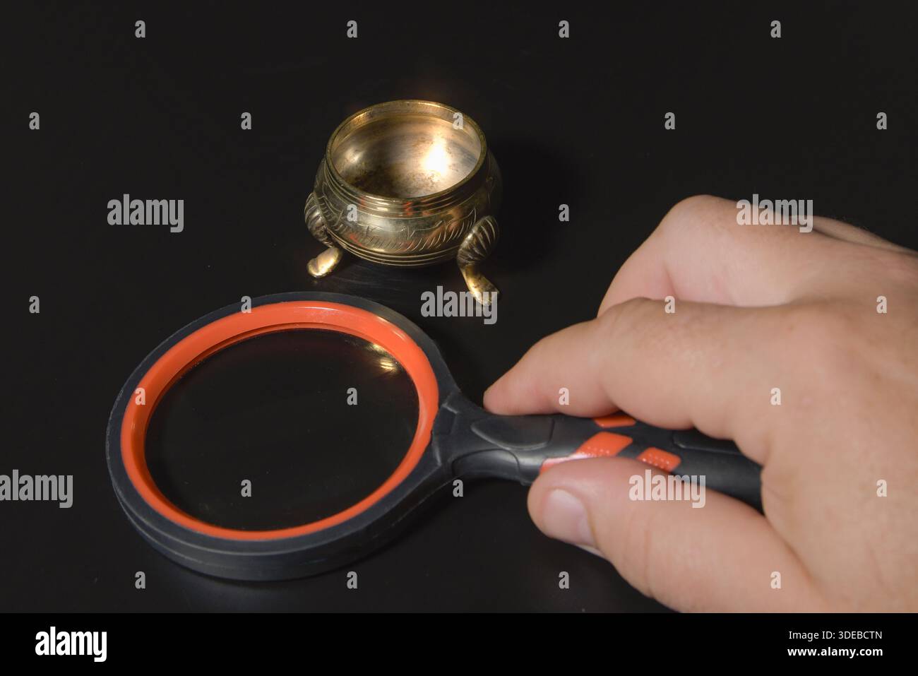 Person making jewelry using hi-res stock photography and images - Alamy