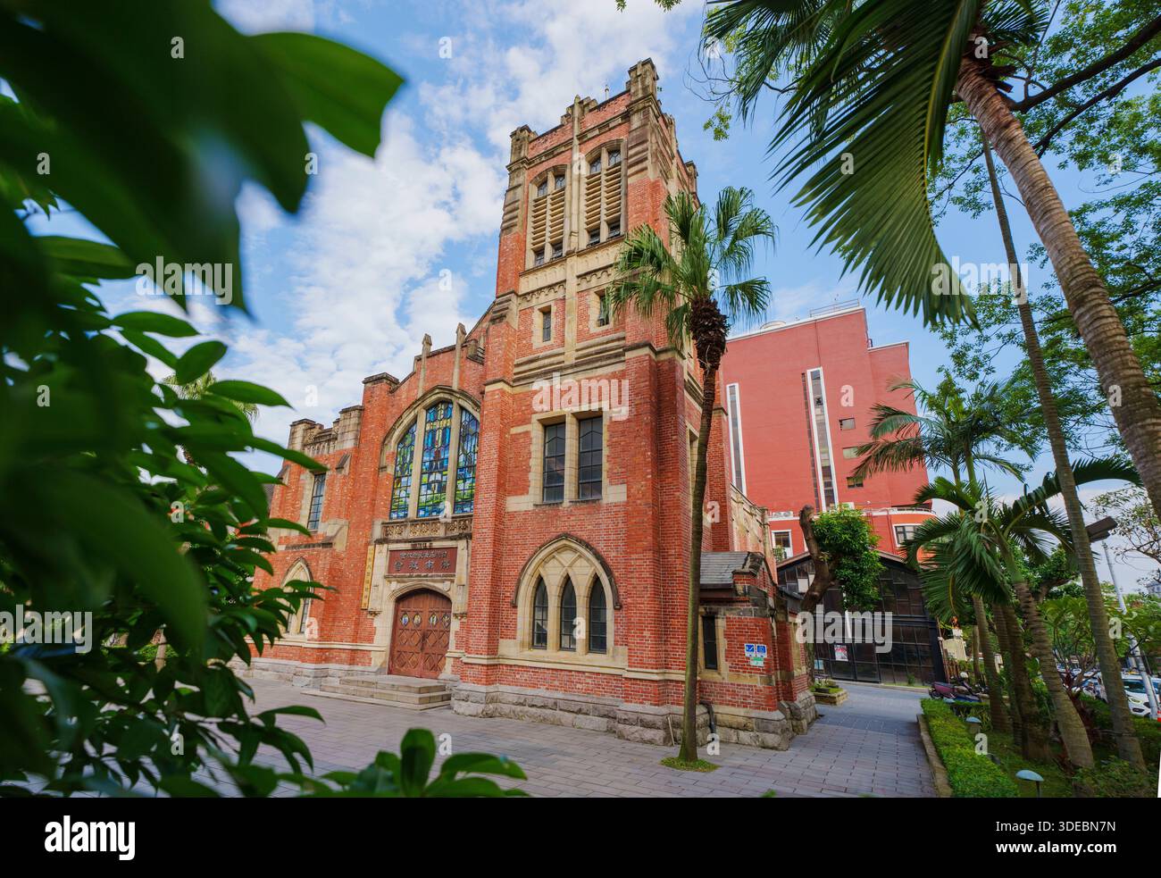 25 November 2024, Taiwan, Taipeh: Christian church ÒJi-Nan ChurchÓ in ...