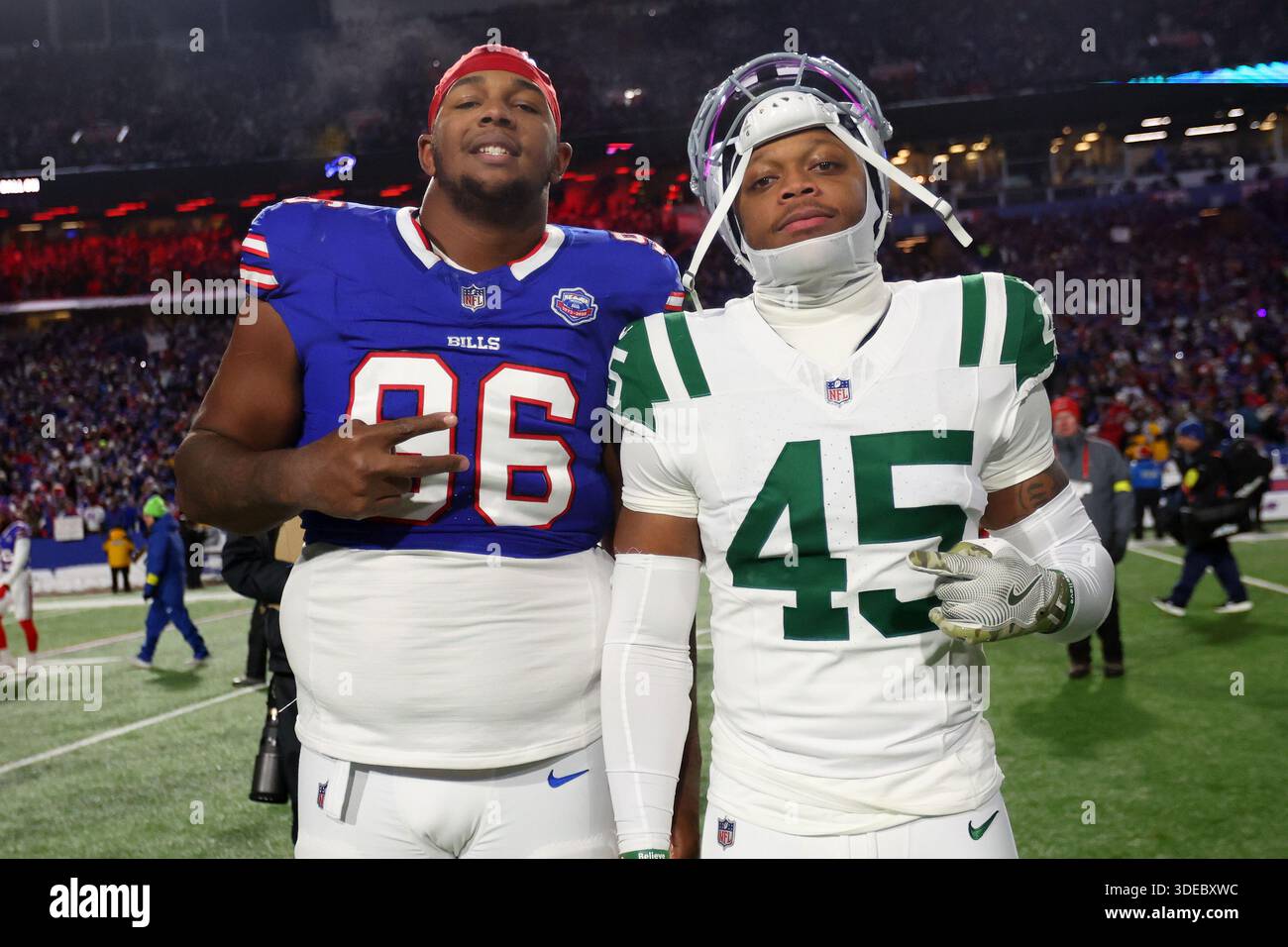 Buffalo Bills defensive tackle Deone Walker (96) and New York Jets ...